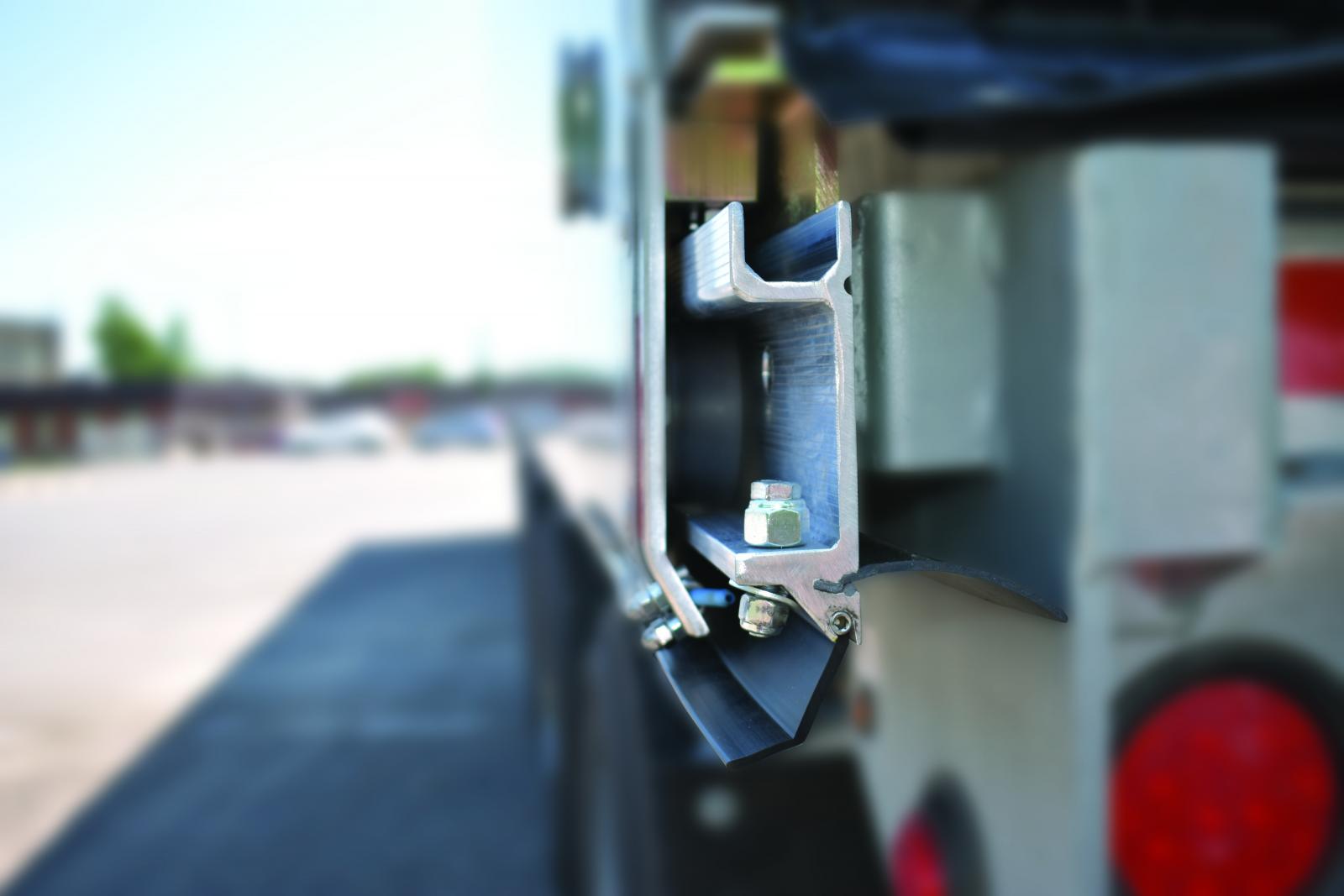 Flatbed Rolling Tarp Systems | Chameleon Innovations